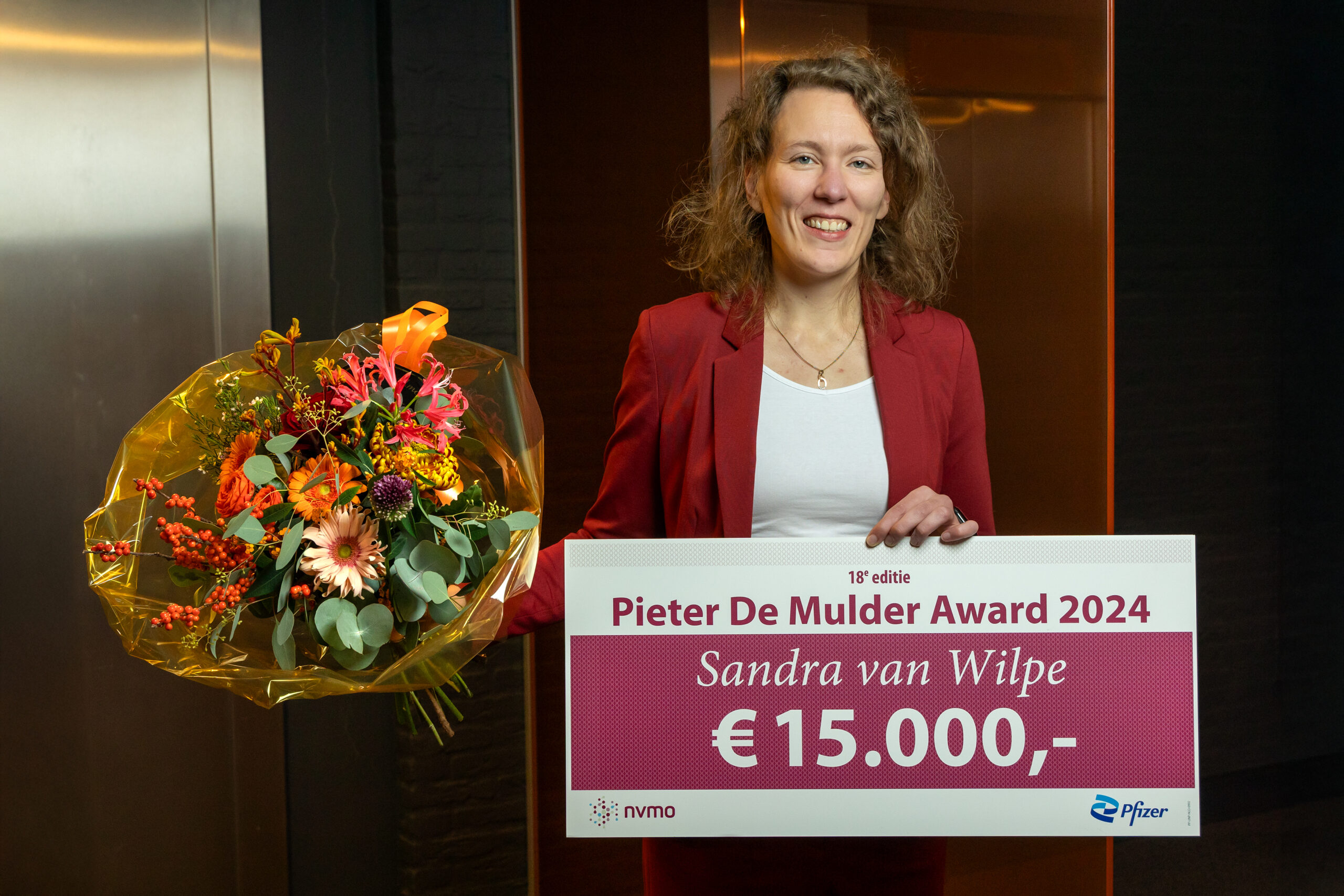 Dr. Sandra van Wilpe wint de Pieter De Mulder Award 2024 - NVMO